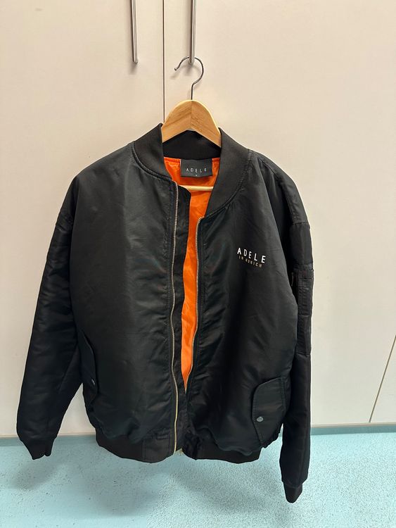 Adele VIP Bomber Jacket in Munich size L (2x) | Kaufen auf Ricardo