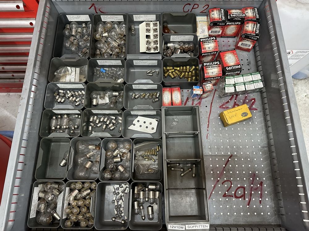 Diverse Glühbirnen für Bus und LKW 24V ab 1.00 (Gebraucht) in Bösingen ...