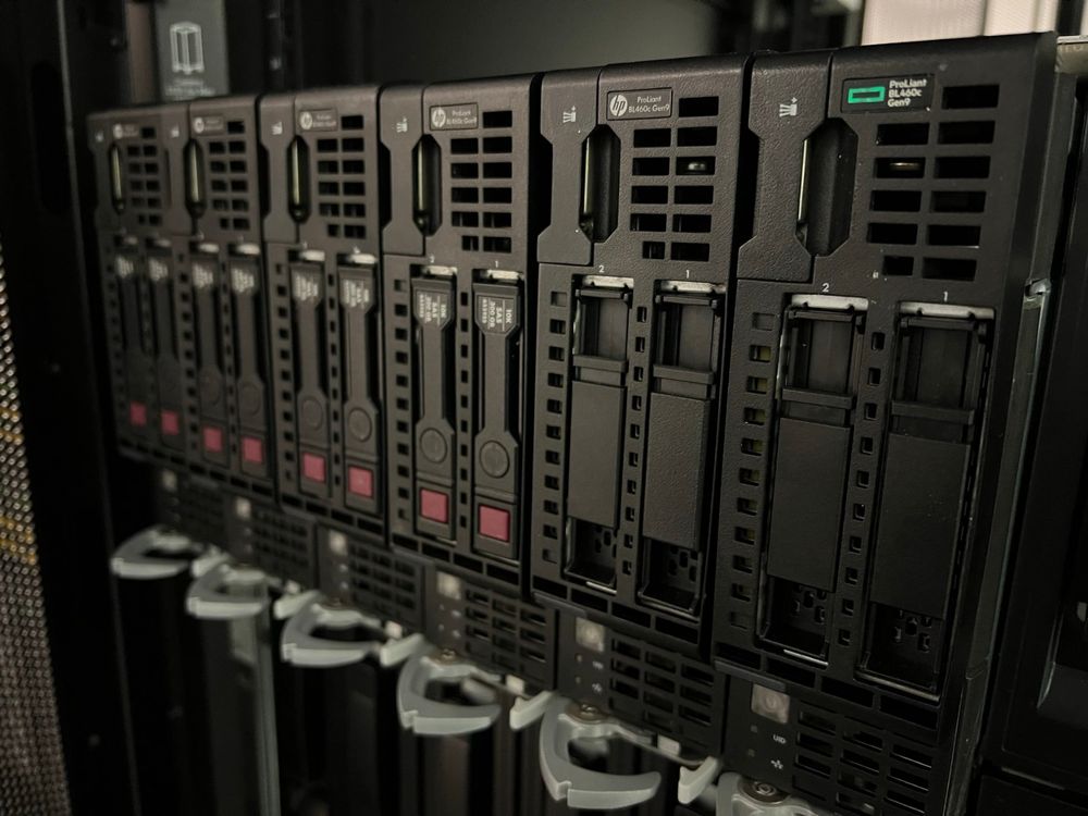 HPE C7000 Blade Enclosure inkl. 6 x BL460 Gen9 (Gebraucht) in St.Gallen ...