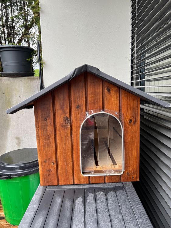 Tur Fur Hundehutte