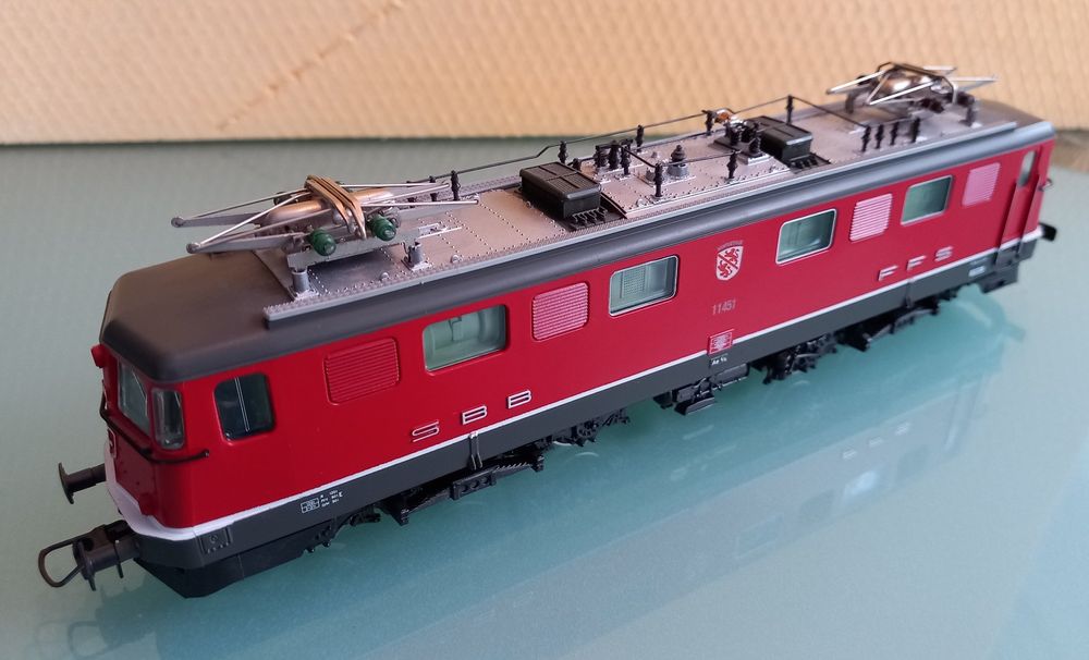 Roco Ae 6/6 11451 rot DC analog (Gebraucht) in Buochs für CHF 80 – mit Lieferung auf Ricardo kaufen