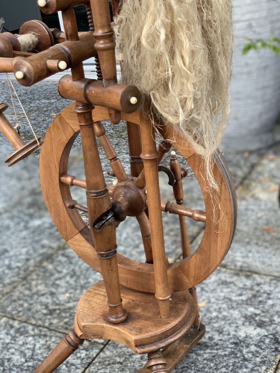 Spinnrad stehend Natur Antik Top Zustand (Gebraucht) in Bottmingen für ...