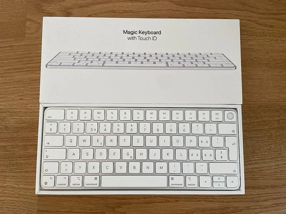 Apple Magic Keyboard mit Touch ID - Lightning version (Gebraucht) in St ...