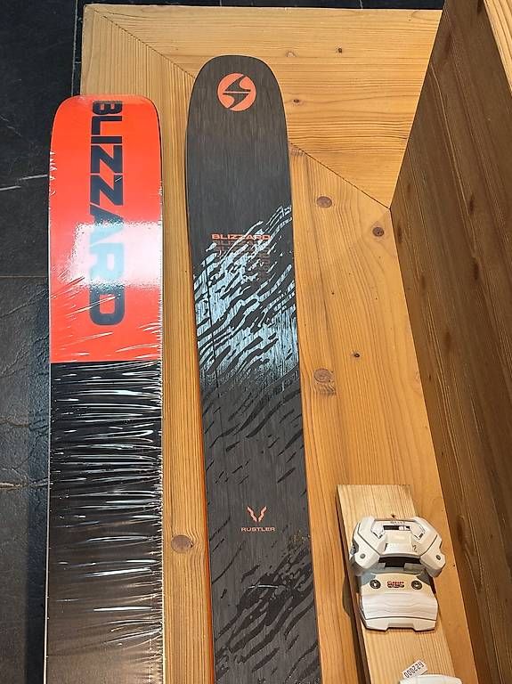 Skis NEUFS Blizzard Rustler 10 (186cm) + Fixations (Neuf avec emballage ...