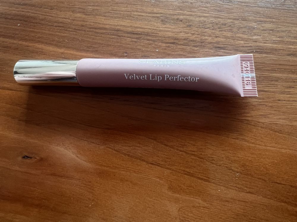 Clarins Velvet Lip Perfector 01 | Kaufen auf Ricardo