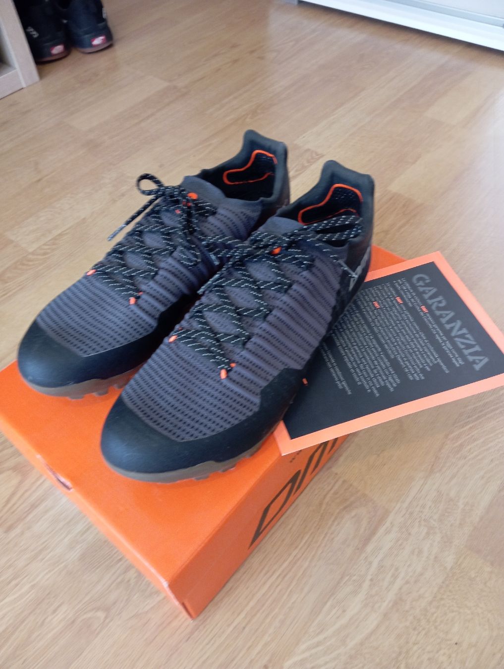 DMT GK1 Gravel Cycling Shoes - Black/Anthracite - Size 43 (Neu (gemäss ...