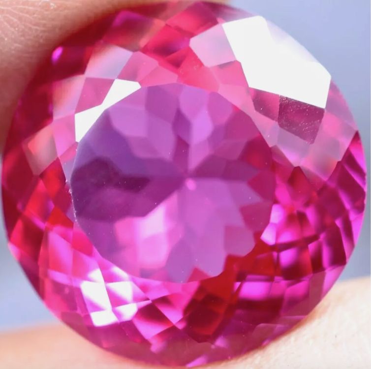 Extremely Rare 40.00 Ct SUNRISE RUBY GGL Certified (Neu und ...