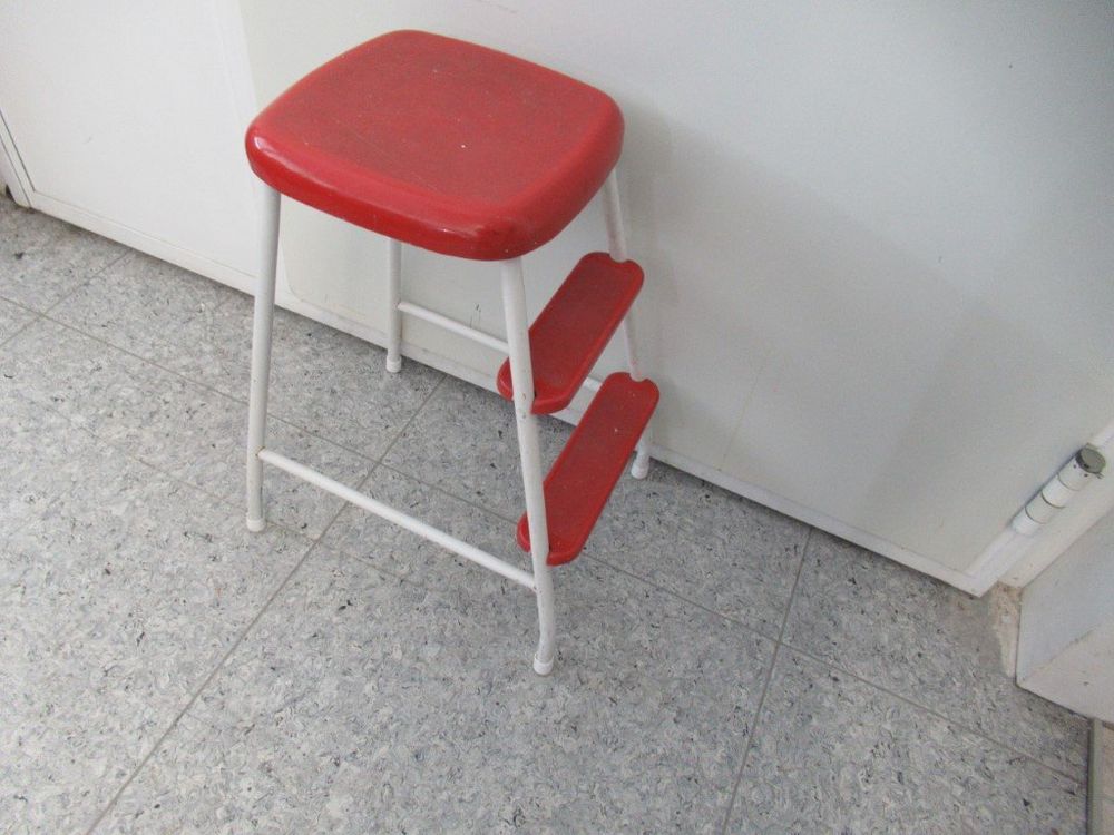 Tritthocker Metall und Plastik um 1970 | Kaufen auf Ricardo
