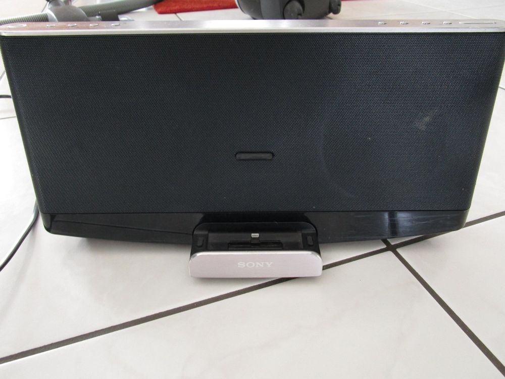 Sony RDP-XF300iPN Speaker Bluetooth Lautsprecher für iPhones (Gebraucht) in Volketswil für CHF 4 ...