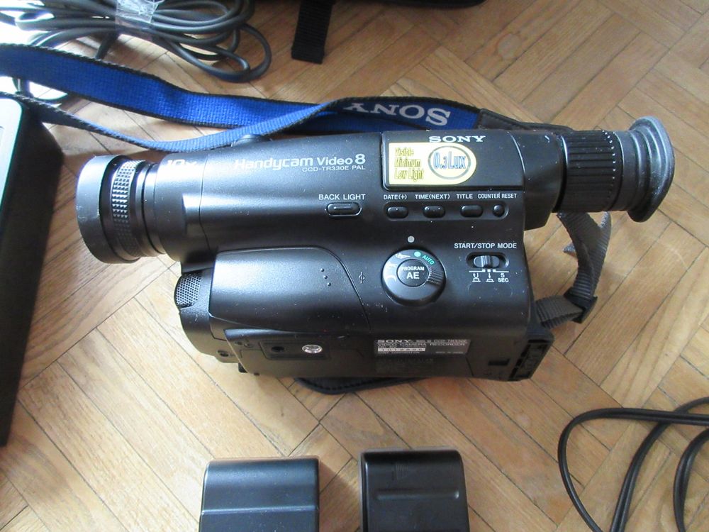 SONY Handycam Video 8 / CCD - TR330E Pal Videokamera (Gebraucht) in ...