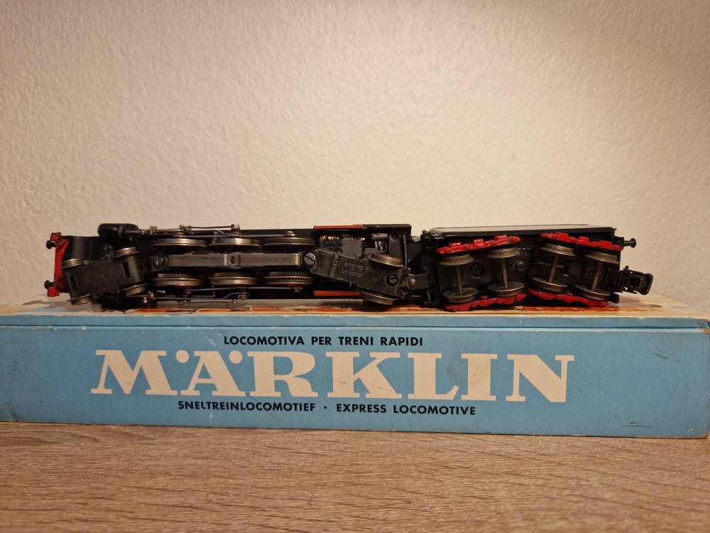 Märklin 3048 Schnellzuglokomotive DB H0 (Gebraucht) in St-Aubin-Sauges ...