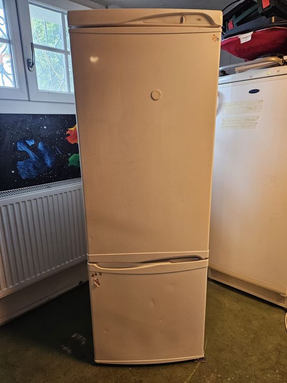 Schone Kuhlschrank Auf Gefrierschrank Stellen Fotos