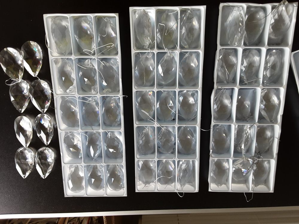 54 STÜCK echte swarovski kristalle 7 cm gross- (Neu und originalverpackt) in wolfhalden für CHF ...