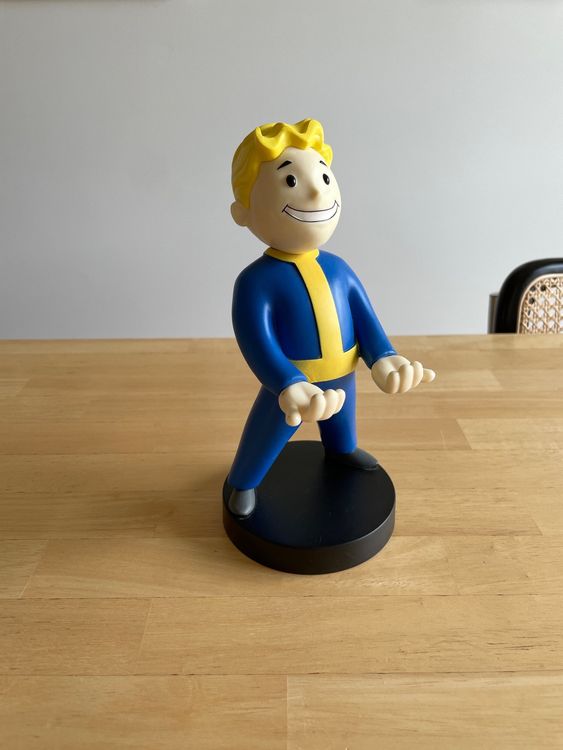 Fallout - Vault Boy Controller Halterung (Gebraucht) in Zürich für CHF 6 – mit Lieferung auf ...