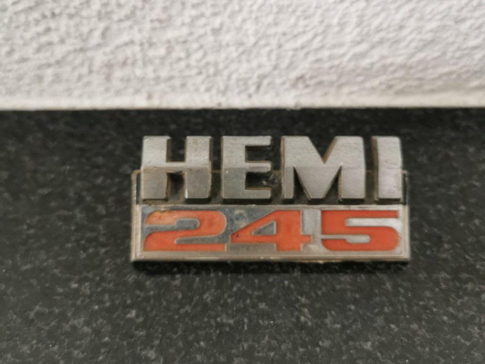 Altes HEMI 245 Emblem Metal Original (Gebraucht) in St.Gallen für CHF ...