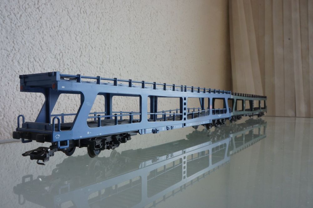 Märklin 4074 + 4233: 2 DB Reisezug-Autotransportwagen (Gebraucht) in ...