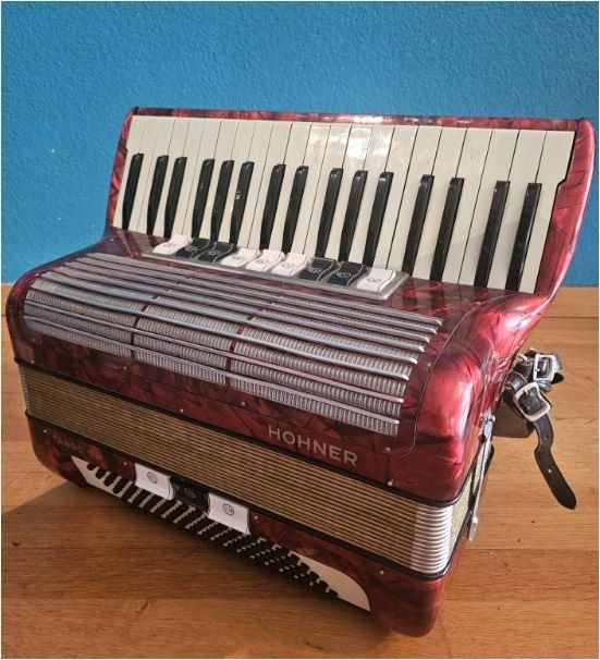 Hohner Akkordeon Tango II M + Koffer (Gebraucht) in Bruettisellen für ...