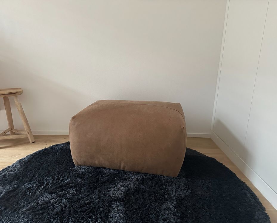 Hochwertiger Sofa Hocker (Leder), MYCS PYLLOW (Gebraucht) in Frauenfeld ...