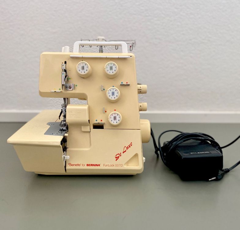 Overlock Funlock 007D mit 24 verschiedenen Farbenspulen (Gebraucht) in ...