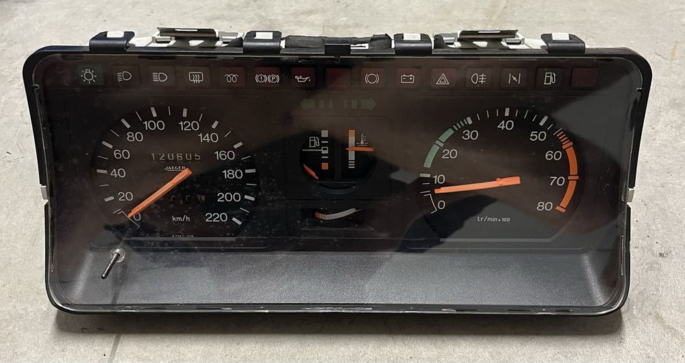 Instrument Panel Renault 30 (Gebraucht) in Thierachern für CHF 10 – nur ...