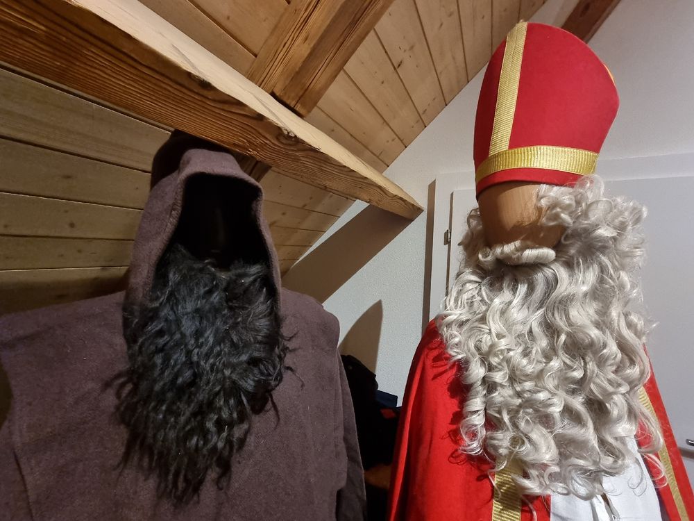 Samichlaus und Schmutzli Kostüme, Nikolaus, St.Nikolaus (Gebraucht) in ...
