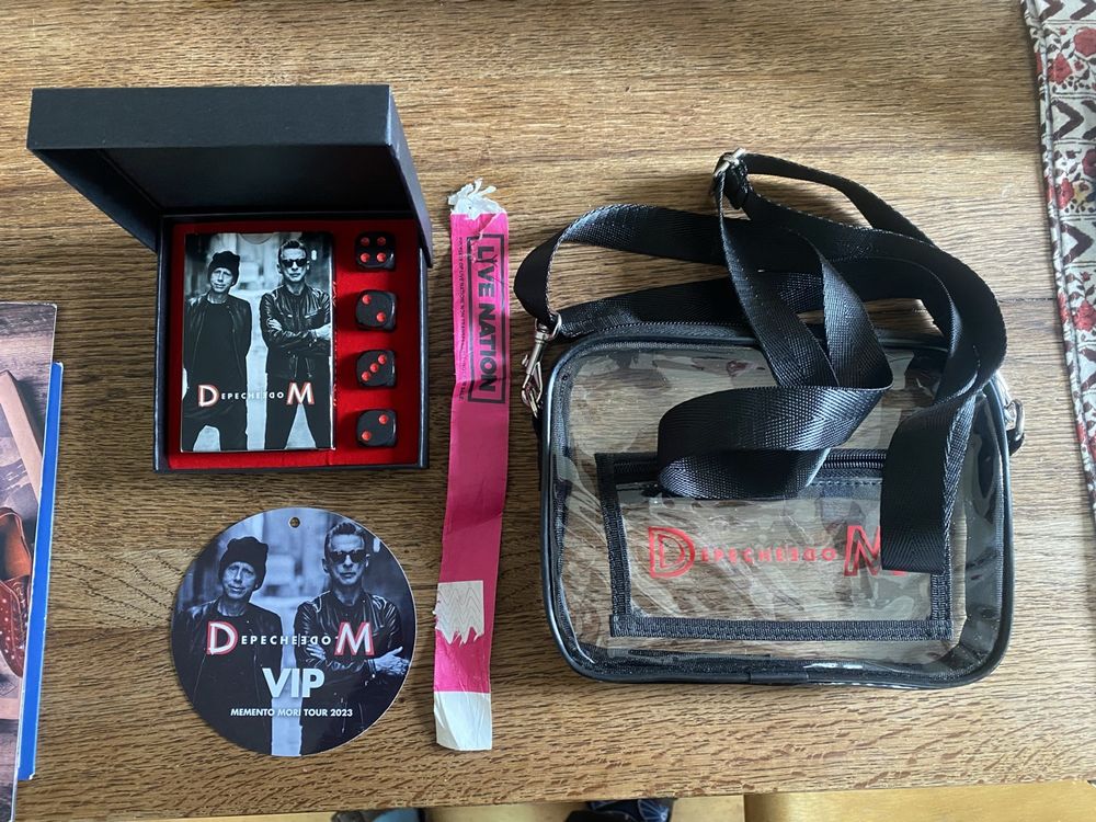 Depeche Mode Memento Mori 2023 VIP Package (Neu (gemäss Beschreibung)) in Winterthur für CHF 27 ...
