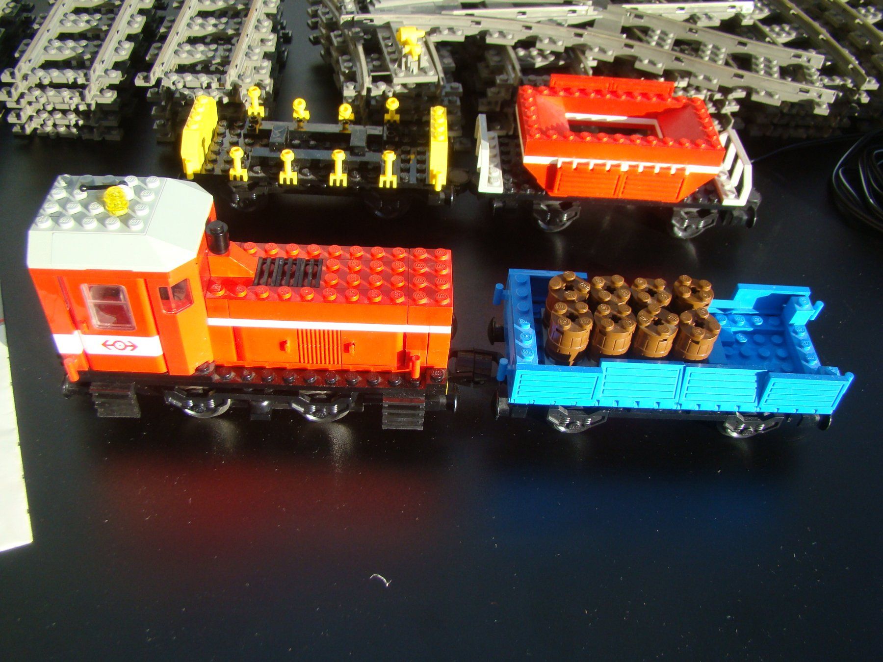 Lego Eisenbahn 9 V 4563 Güterzug Wagen Lok Schienen etc (Defekt) in ...