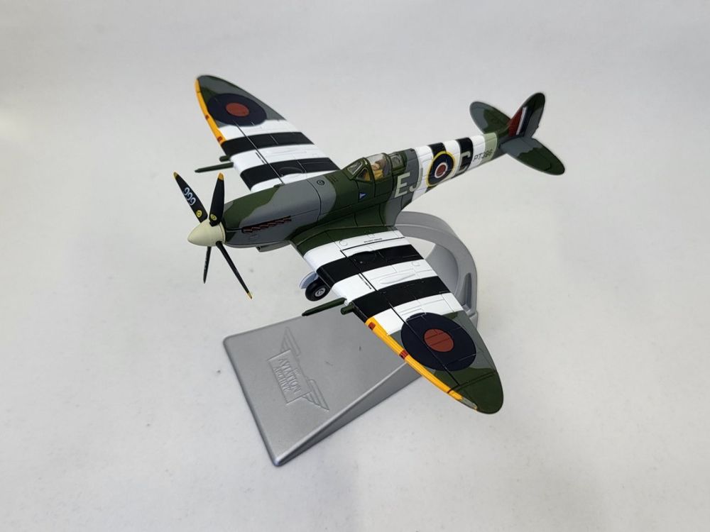 Supermarine Spitfire, 1/72 Corgi (Gebraucht) in Lyss für CHF 15 – mit ...