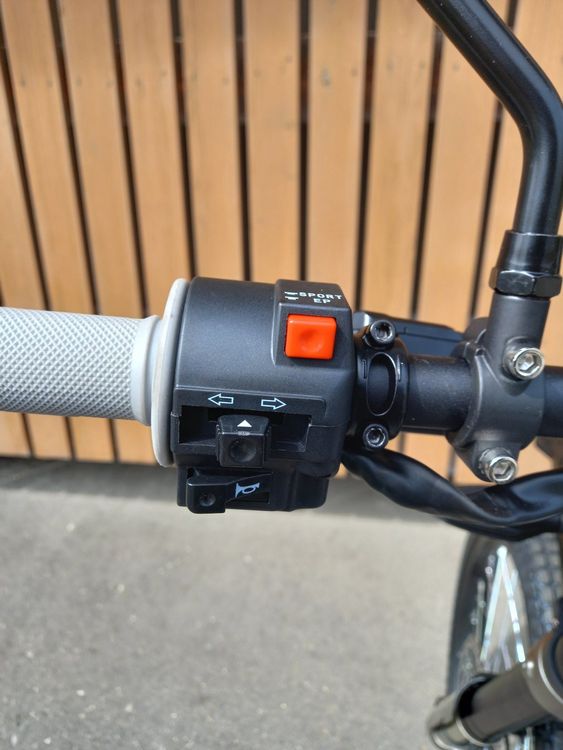 Surron Light Bee silber (Gebraucht) in Unterentfelden für CHF 5790 – nur Abholung auf Ricardo kaufen