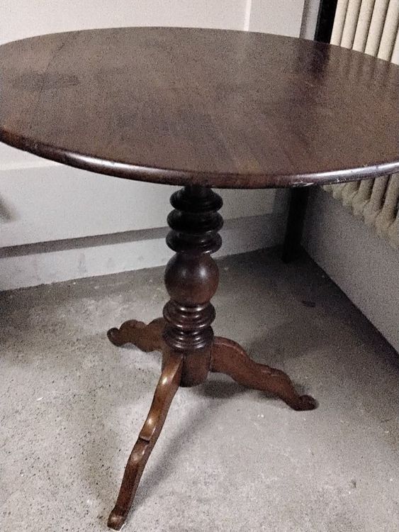 Alter ,runder Holz-Tisch (Gebraucht) in Arlesheim für CHF 25 – nur ...