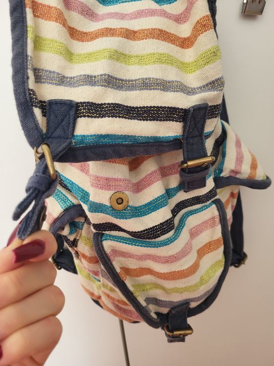 gestreifter Rucksack stylisch mit Knöpfen, verstellbar | Kaufen auf Ricardo