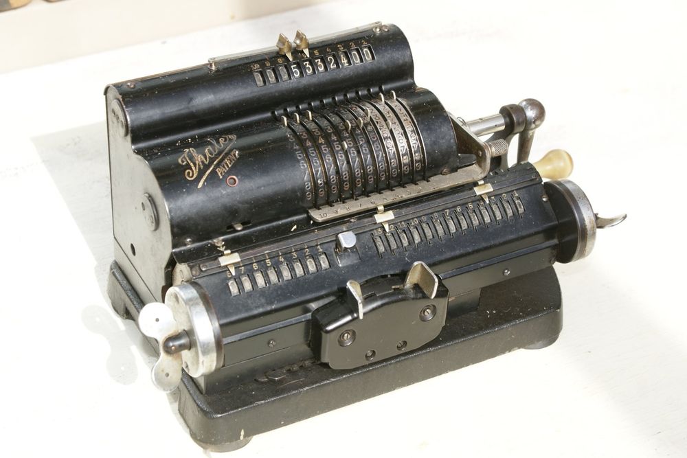 (R1) Antike Rechenmaschine Thales Patent 212 schwarz (Defekt) in Buchs ...