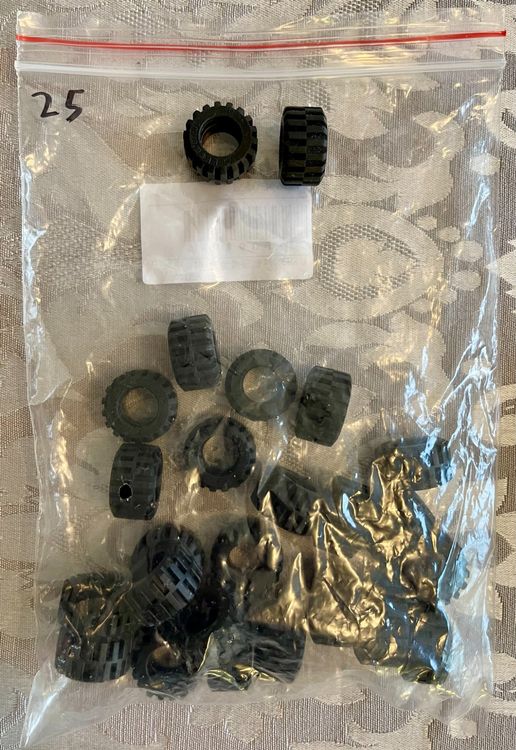 Lego 25 x Tire 21mm D. x 12mm - Offset Tread Small - 87697 (Gebraucht ...