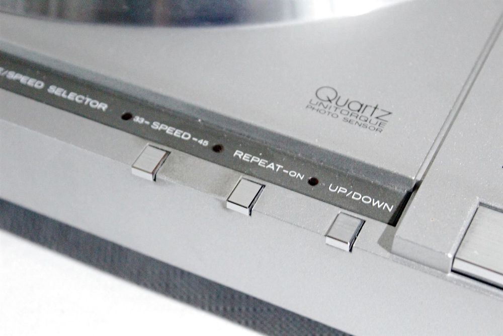 DD - Plattenspieler HITACHI HT-68, 1980 | Kaufen auf Ricardo