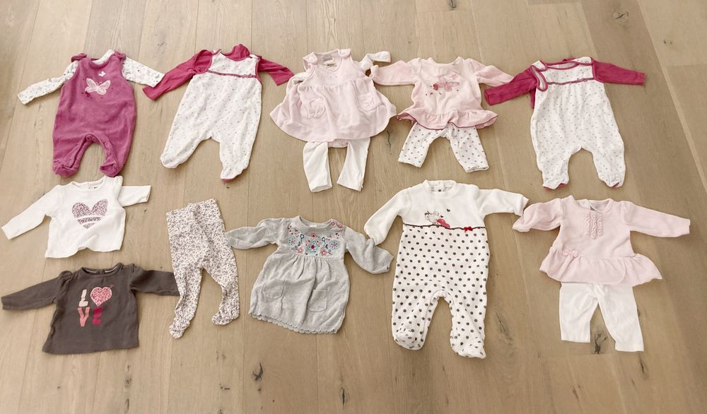 Kleiderpacket Mädchen Gr. 62 (Gebraucht) in Eggenwil für CHF 35 – mit Lieferung auf Ricardo kaufen