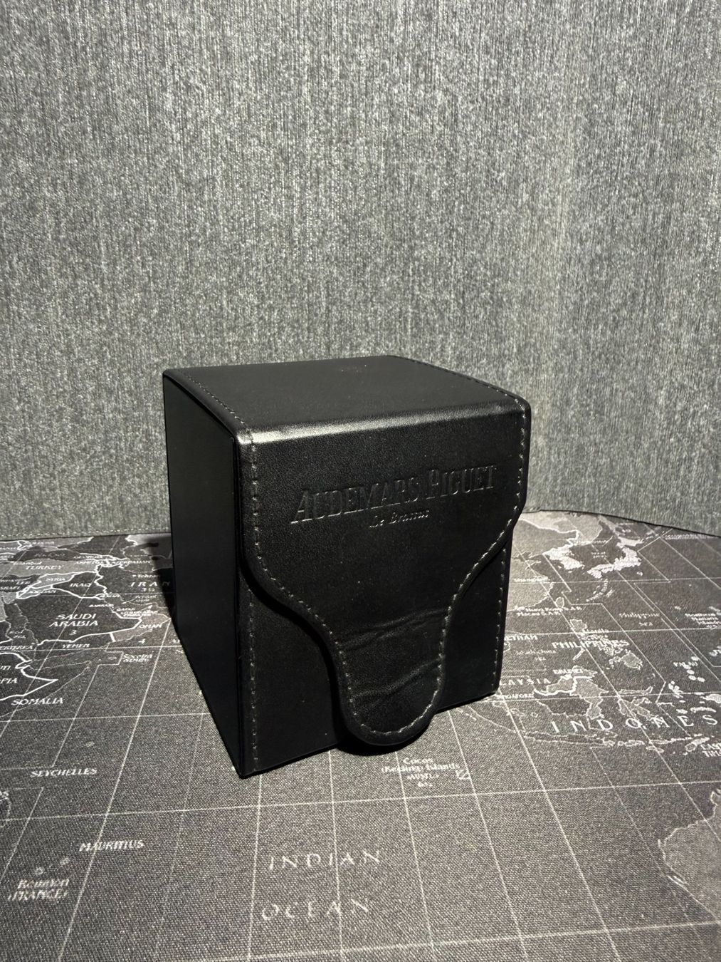 Audemars Piguet Travel Box BLACK (Gebraucht) in Gland für CHF 100 – mit ...