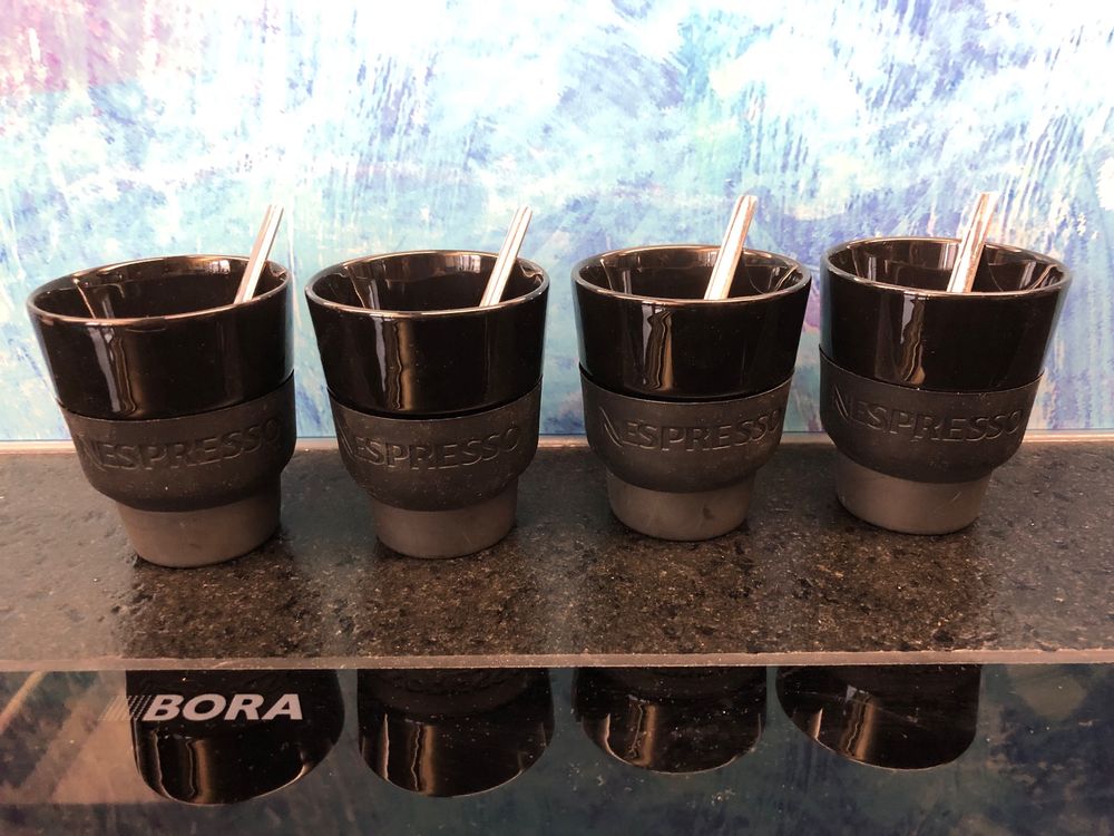 Nespresso 4 Tassen Becher schwarz mit Löffel Geschirr Küche | Kaufen ...