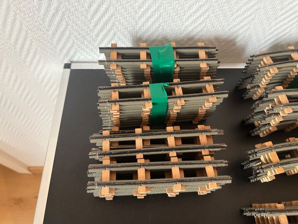 Biller Bahn Konvolut: Gleise, Weichen, Waggons, Lokomotive! (Defekt) in ...