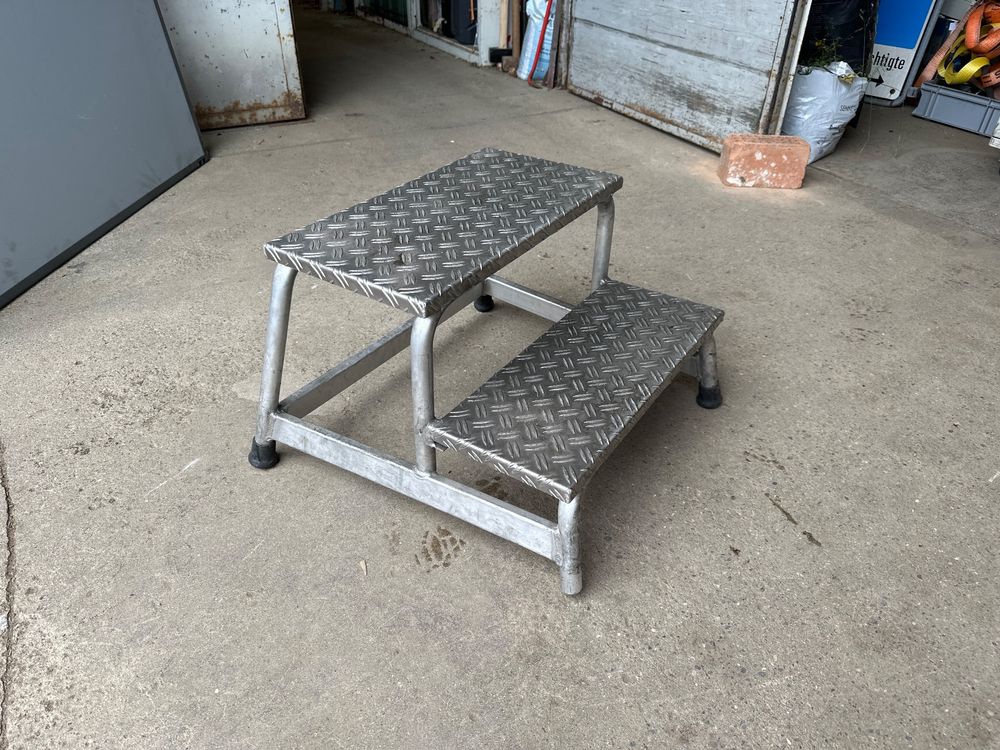Alu Podest 2-Tritt Podest 55x55xH40cm (Gebraucht) in Necker für CHF 75 ...