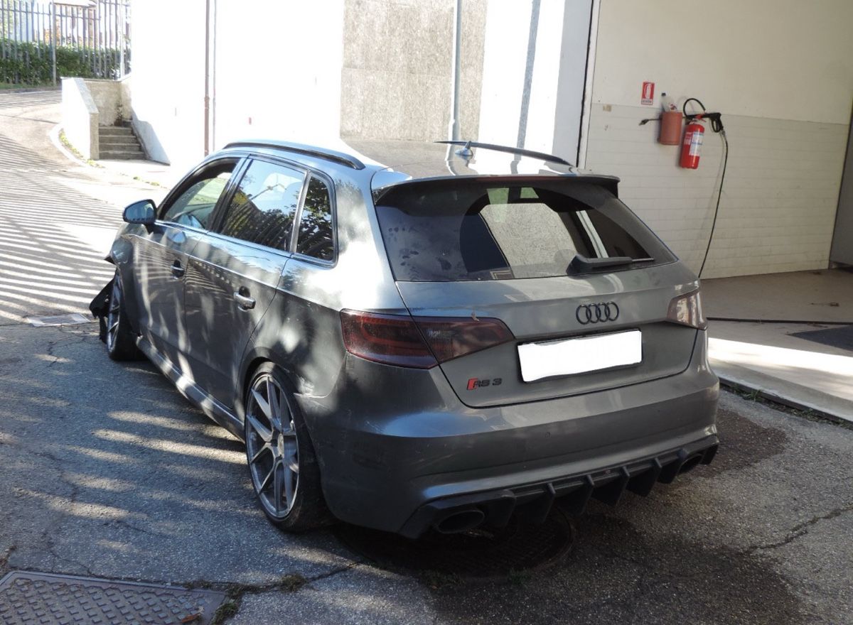 Unfall Audi Rs3 (Defekt) in Solduno für CHF 1 – nur Abholung auf ...