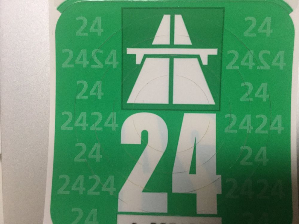 Blitzauktion Autobahnvignette Vignette CH 2024 (Neu und originalverpackt) in Urtenen-Schönbühl ...
