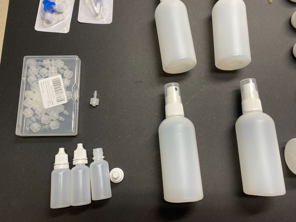 Labor-lot Spritzen, Flaschen, Dosen, Sprühflaschen etc. (Gebraucht) in ...