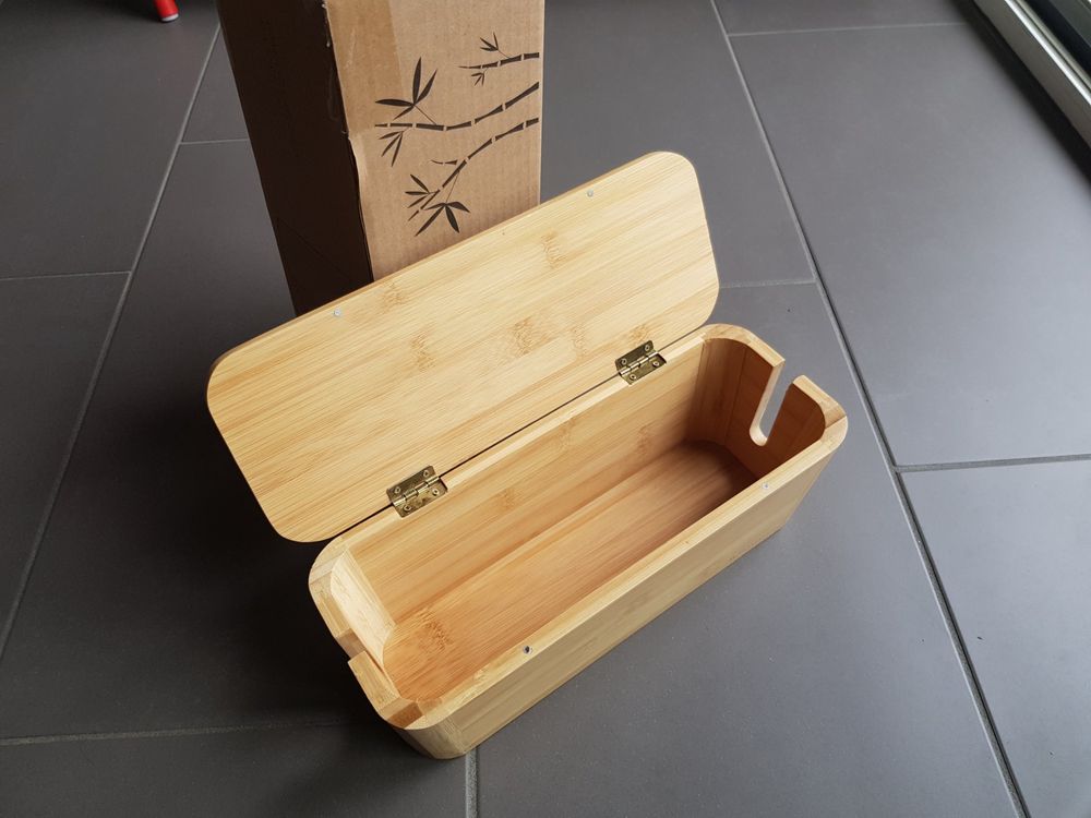 Cache-câble en bois / Kabelabdeckung aus Holz (Neu und originalverpackt ...