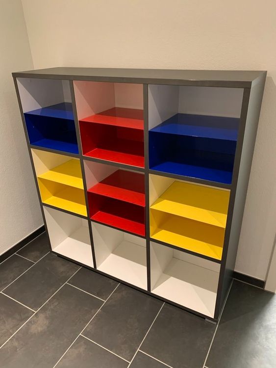 bunte REGAL MIT FARBIGE METAL BOXEN LIEFERUNG GRATIS (Gebraucht) in Thun für CHF 790 – mit ...