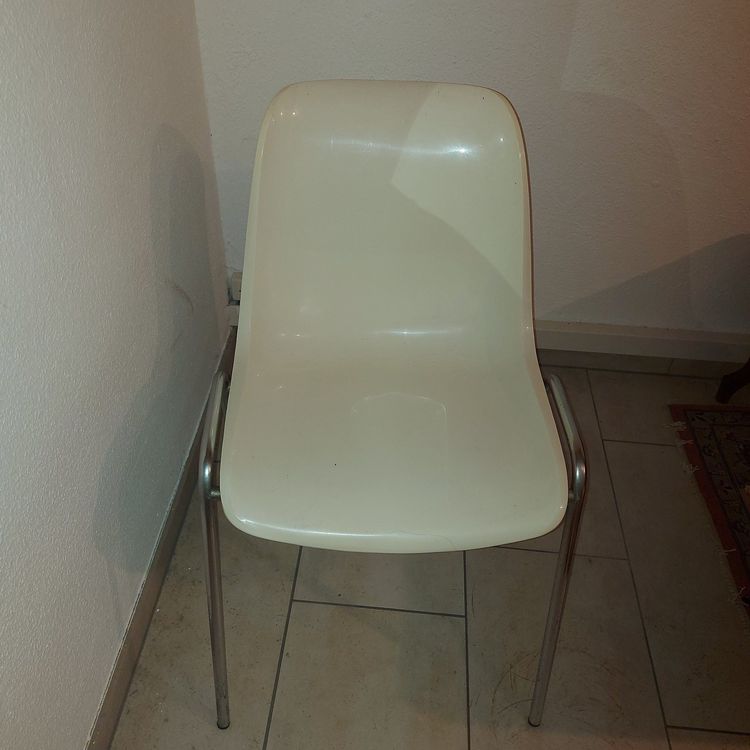 Stuhl Weiss Vintage