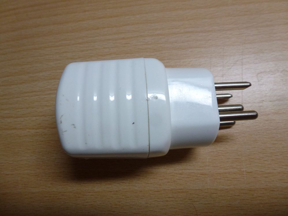 Stecker Typ15 weiss (Gebraucht) in Hombrechtikon für CHF 1 – mit ...