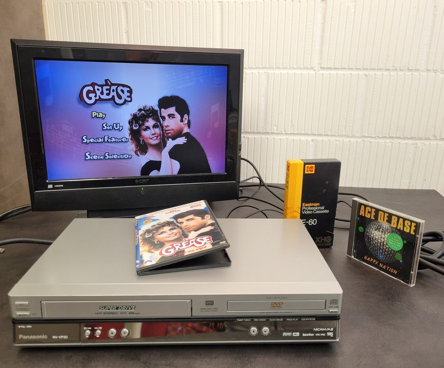 Panasonic NV-VP30 Kombi VHS VIDEO Recorder DVD Player, Kabel (Gebraucht ...