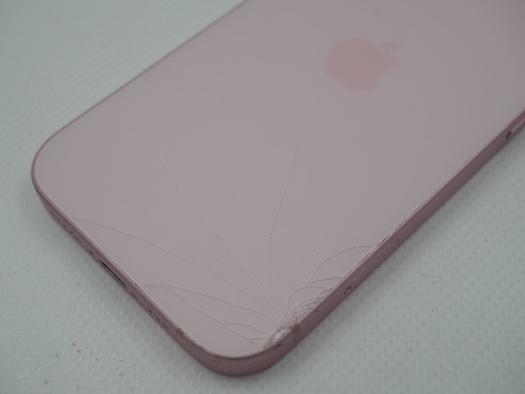 APPLE iPhone 15 iCloud gesperrt (25122716) (Defekt) in Zürich für CHF ...