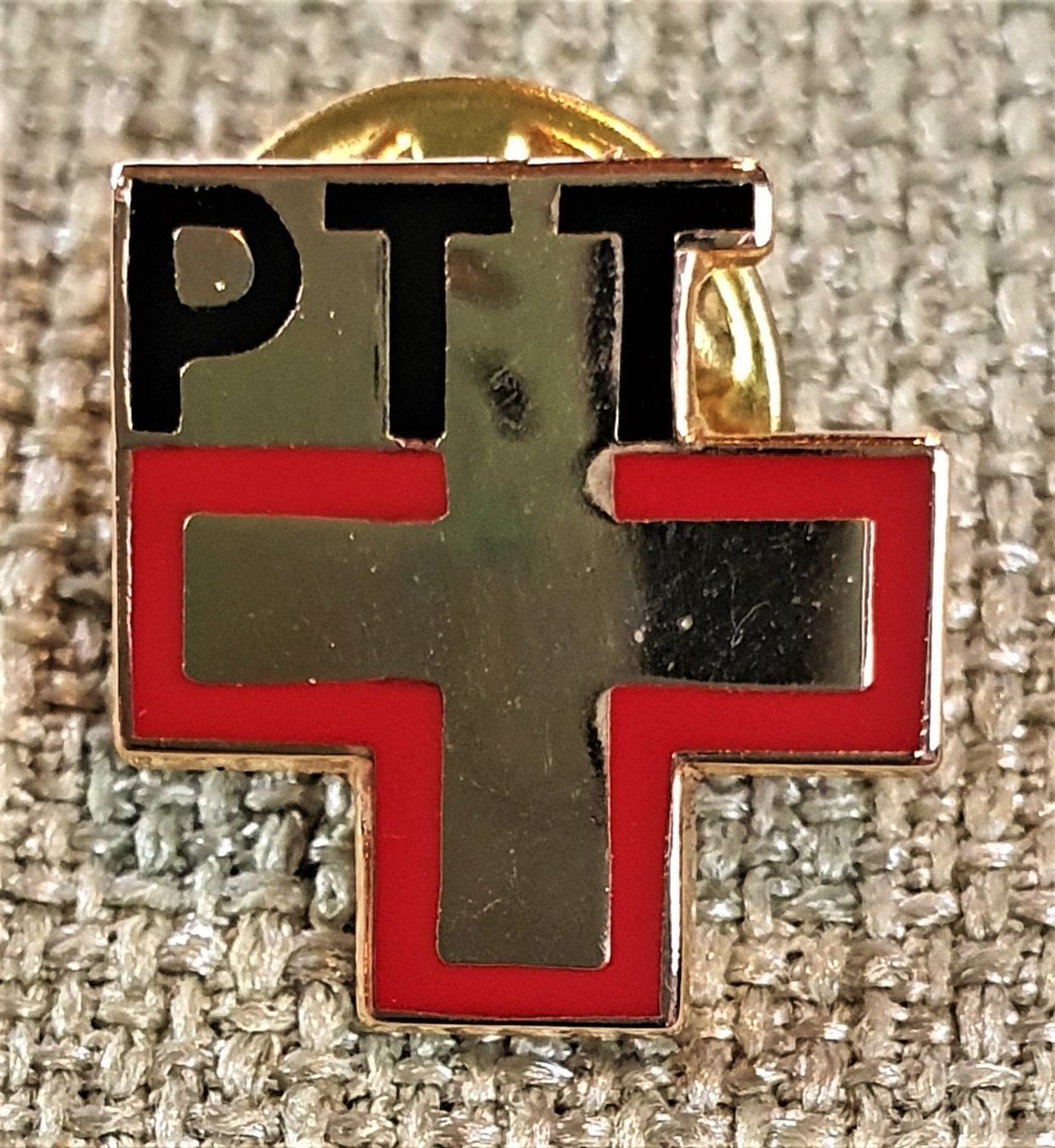 A130 Pin PTT Die Post Logo Emblem Goldig (Gebraucht) in Reinach BL für ...