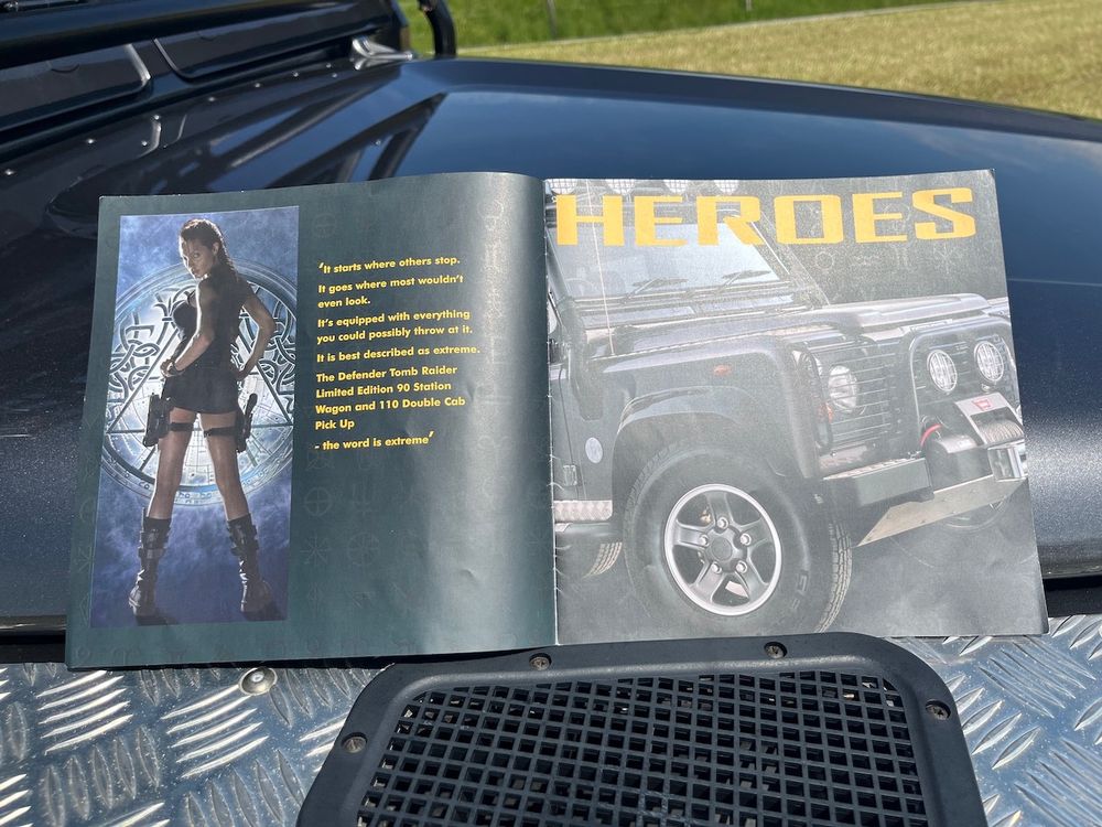 LAND ROVER Defender 110 TD5 Tomb Raider Lara Croft Edition (Gebraucht ...